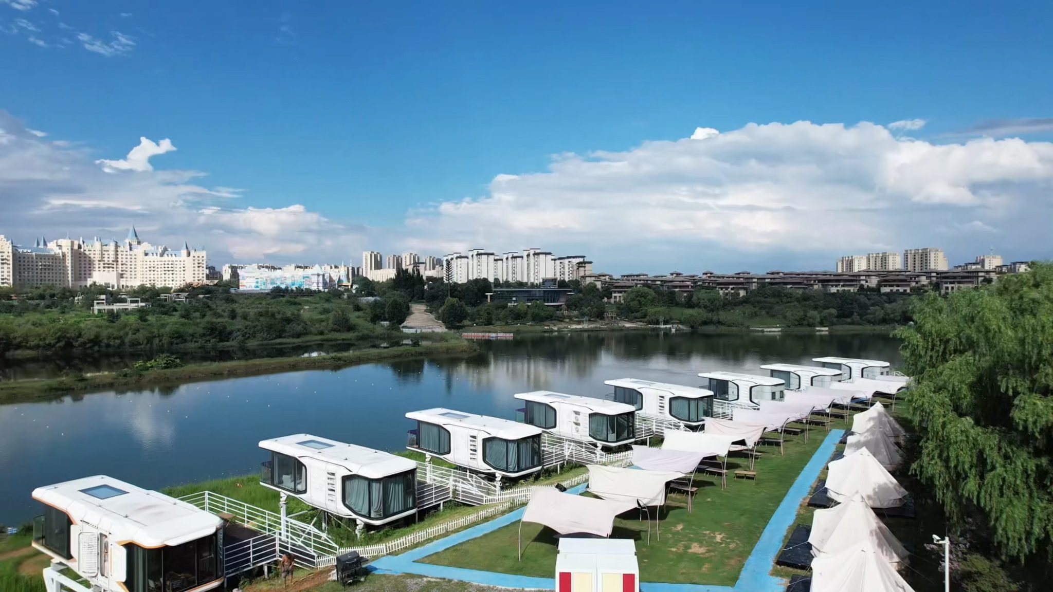 Modular house with Capsule pods, Practical Space&Great Value